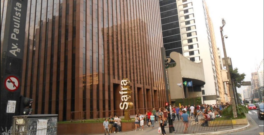 Safra anuncia lucro líquido de R$598 milhões no primeiro semestre ...